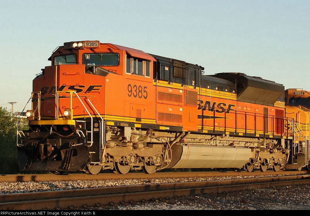 BNSF 9385